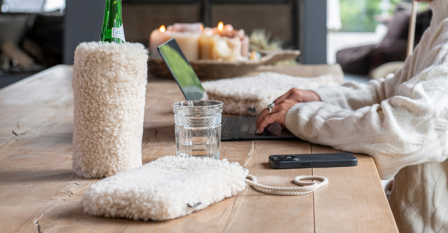 kywie, the original. A wine cooler made of sheepskin. 100% natural